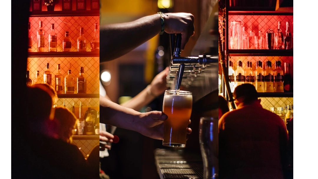 Dolphins Bar and Kitchen