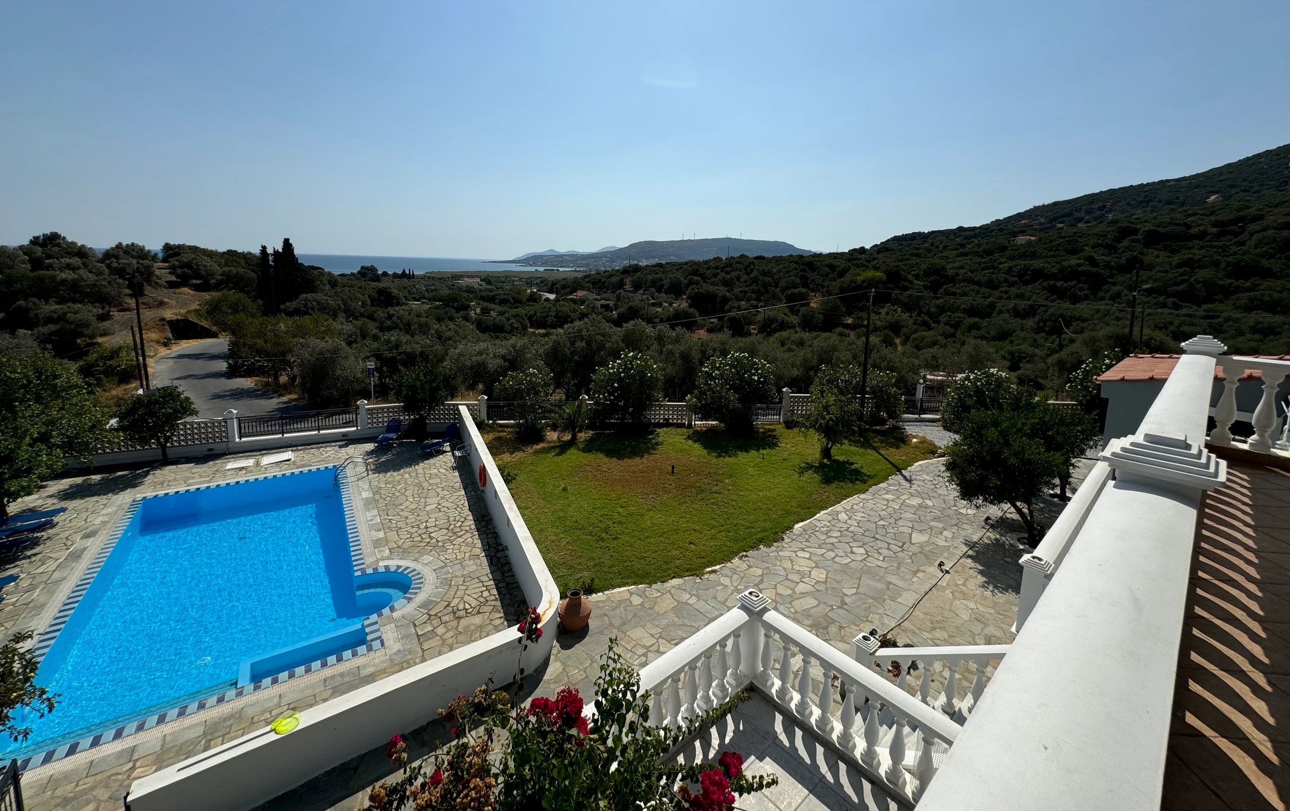 Gorgeous Villa Hire on Greek Islands