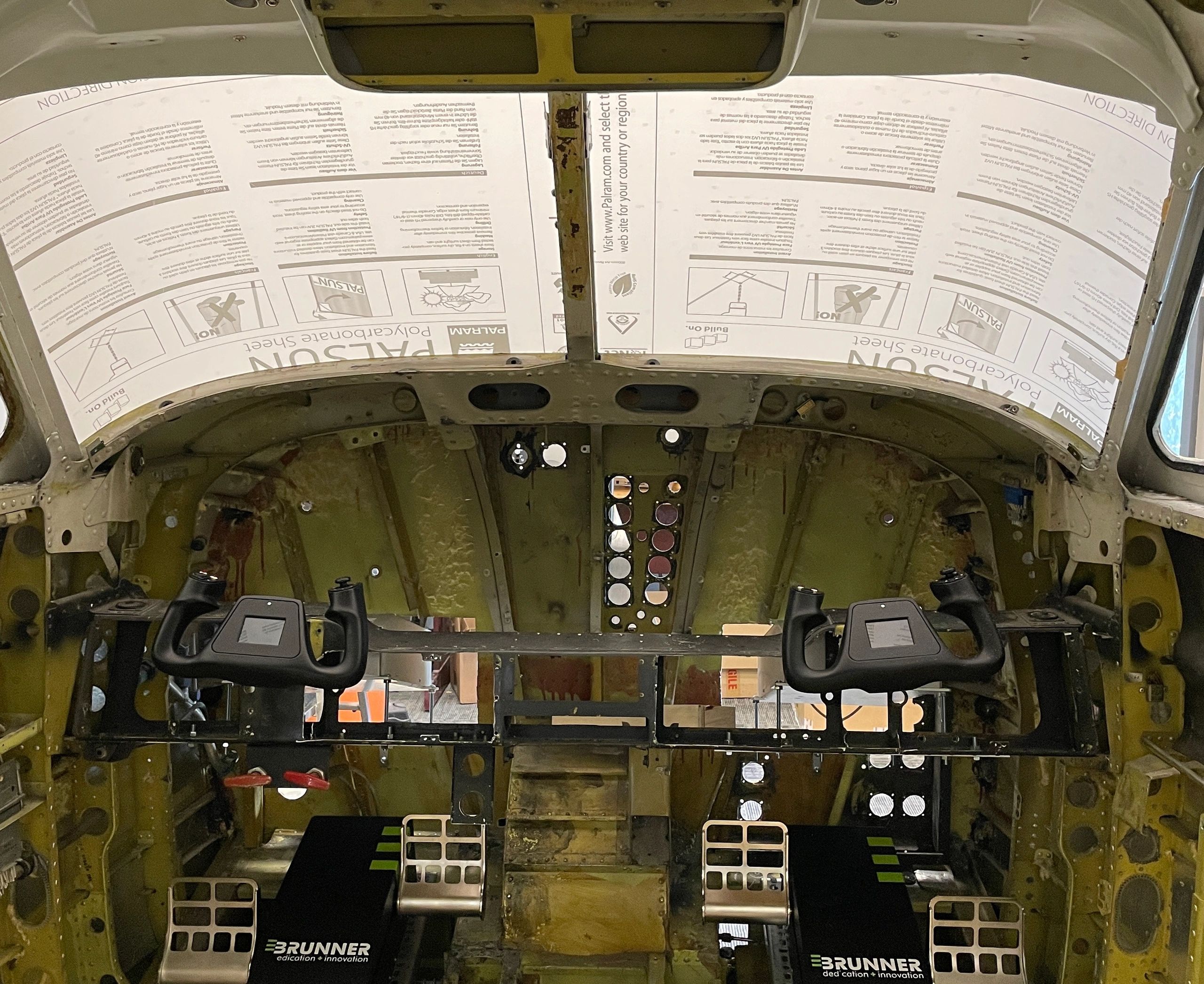 Flight controls and motion platform