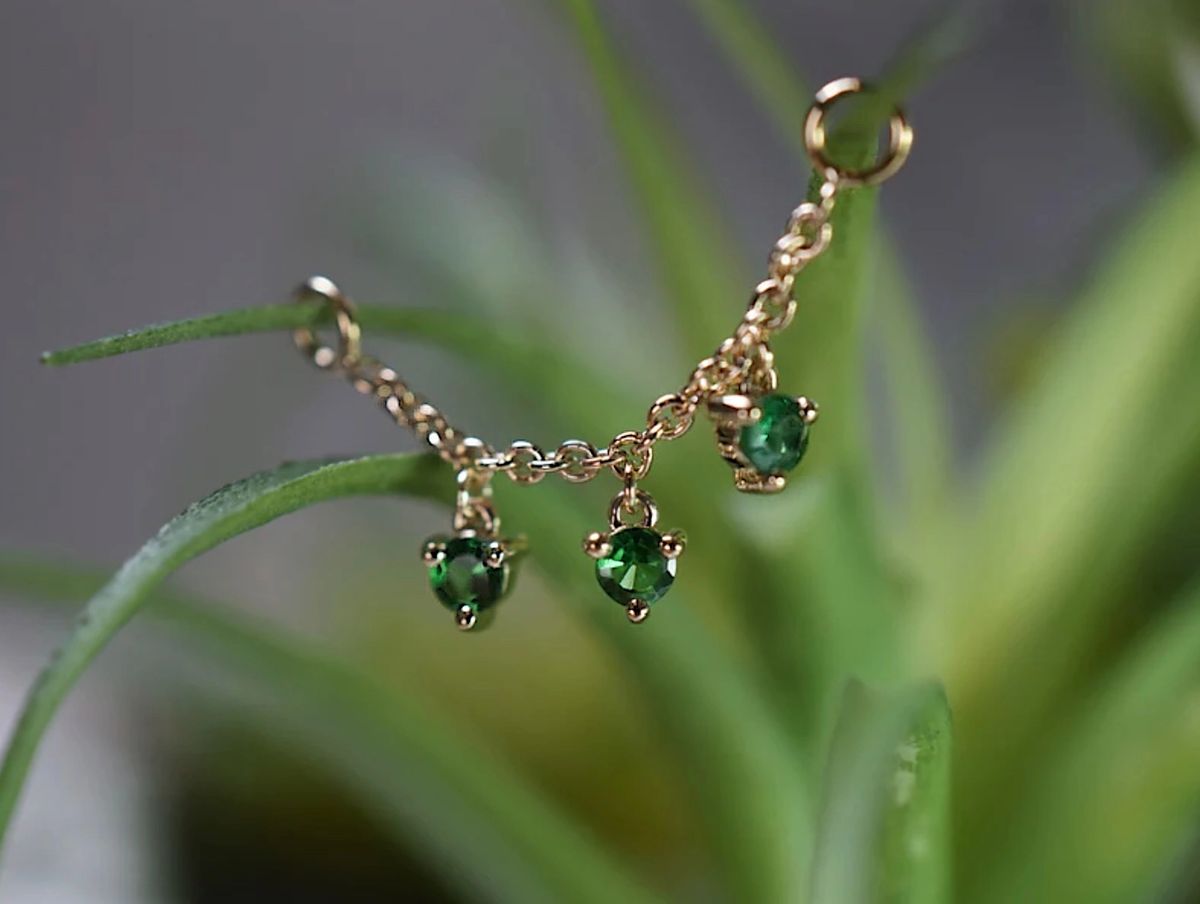 Chain with dripping faceted gemstones