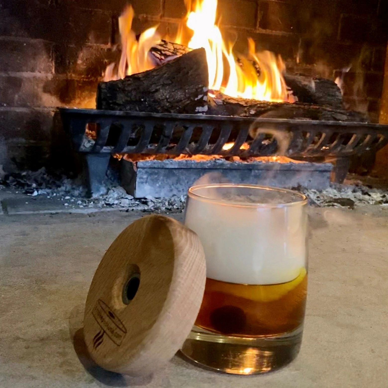 Smoke-Puck - Cocktail Smoker, Smoked Old Fashion, Smokepuck