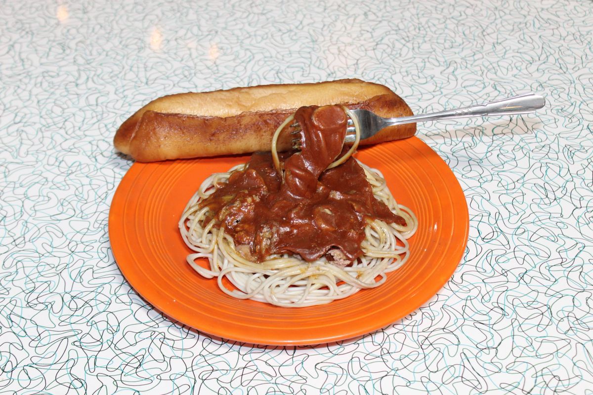 1978-80's Fake Spaghetti With Meet Sauce In Motion & Baggett On Plate