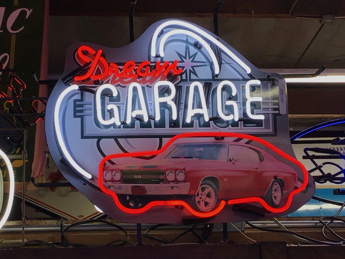 Dream garage Chevy Camaro SS neon