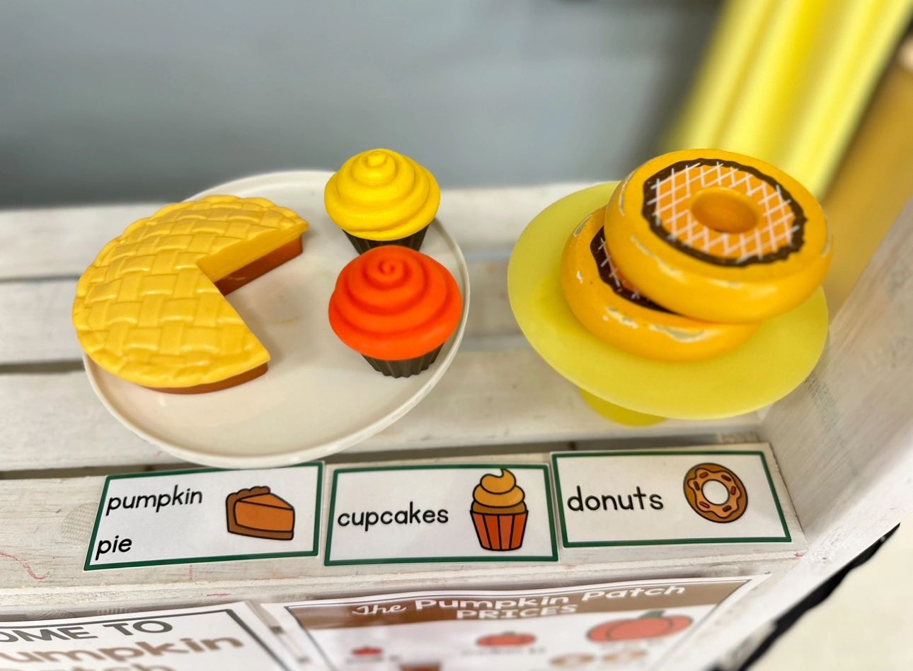 Easy Apple & Pumpkin Dramatic Play Ideas for Home & Preschool
