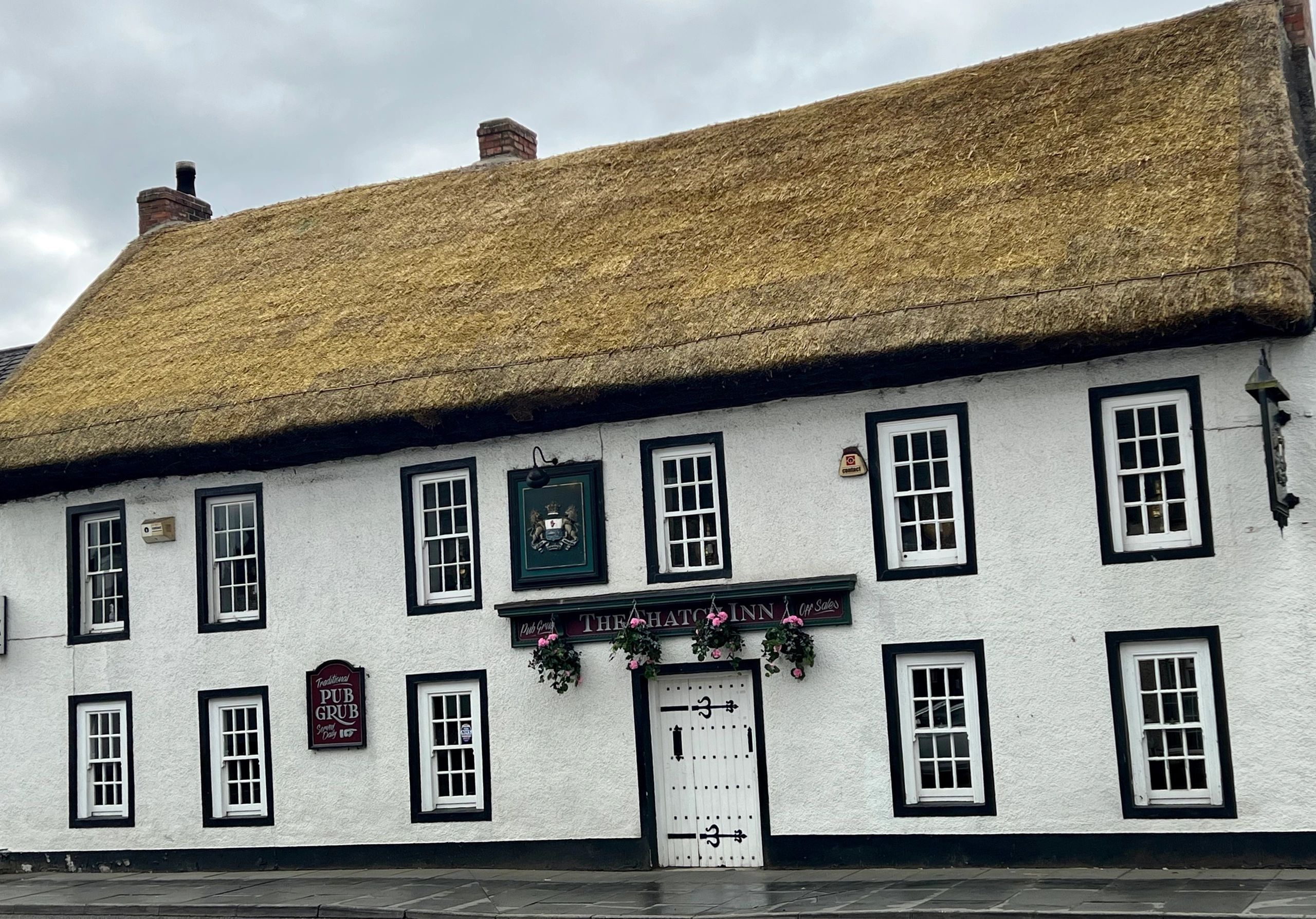 The Thatch Inn - Pub, Restaurant, Bar