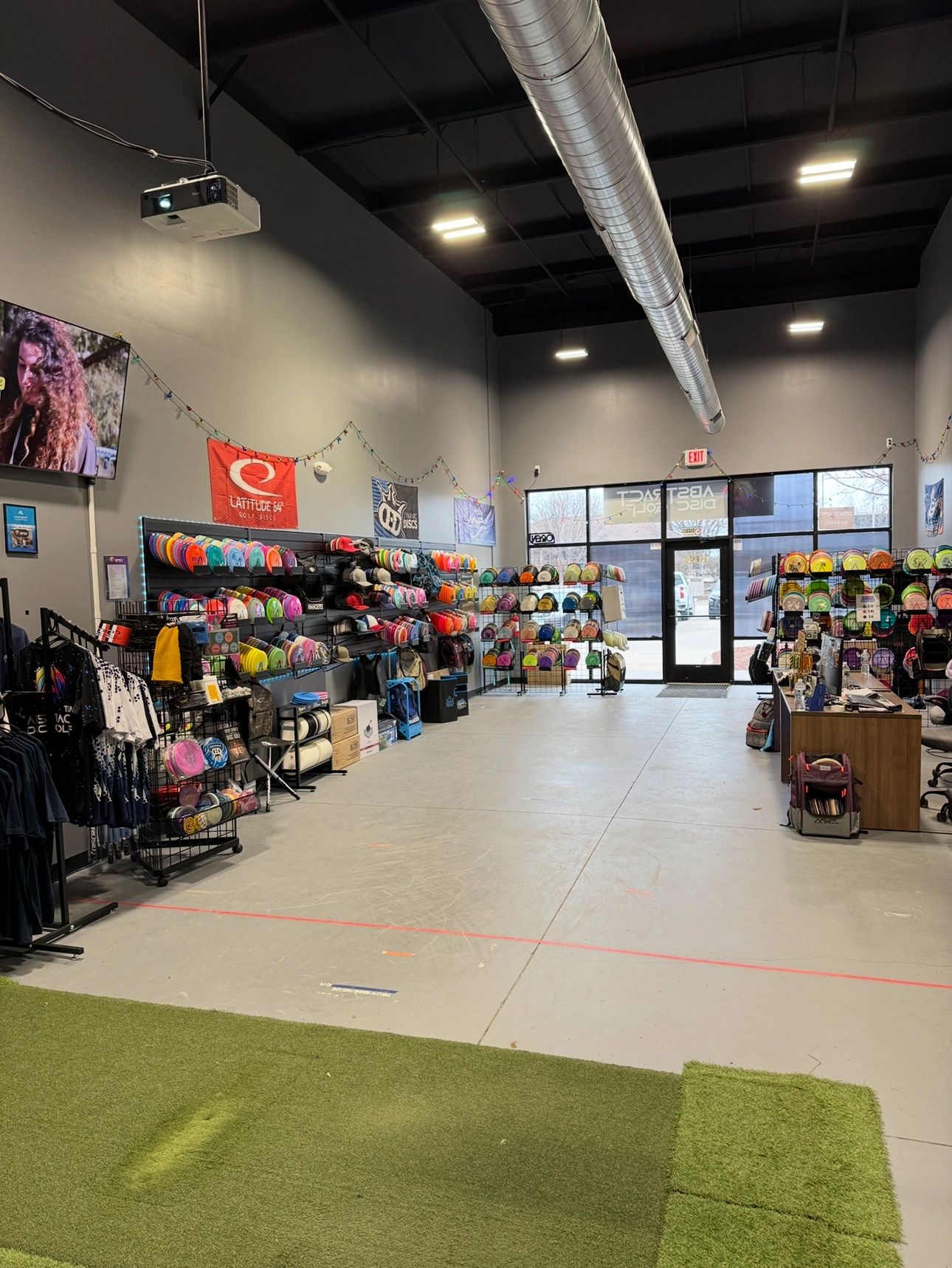 Experience the Best of Disc Golf & Traditional Golf Simulator