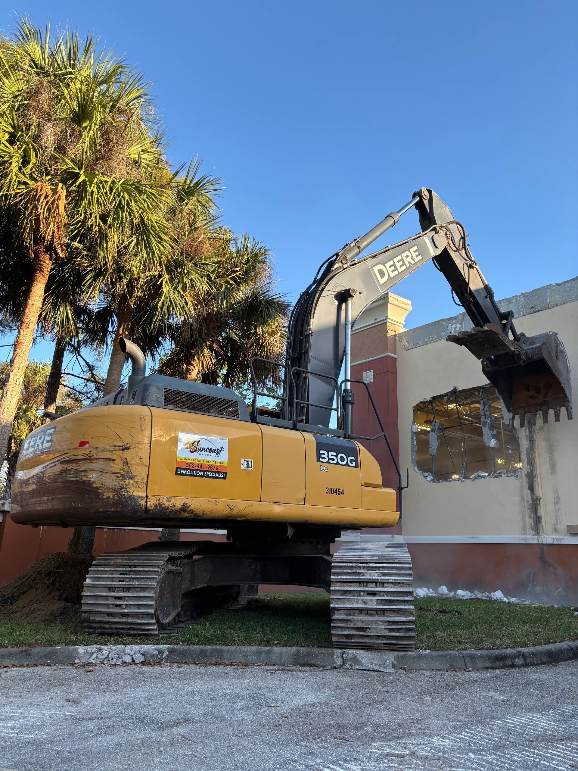Suncoast Wrecking: Premier Demolition Services in Florida