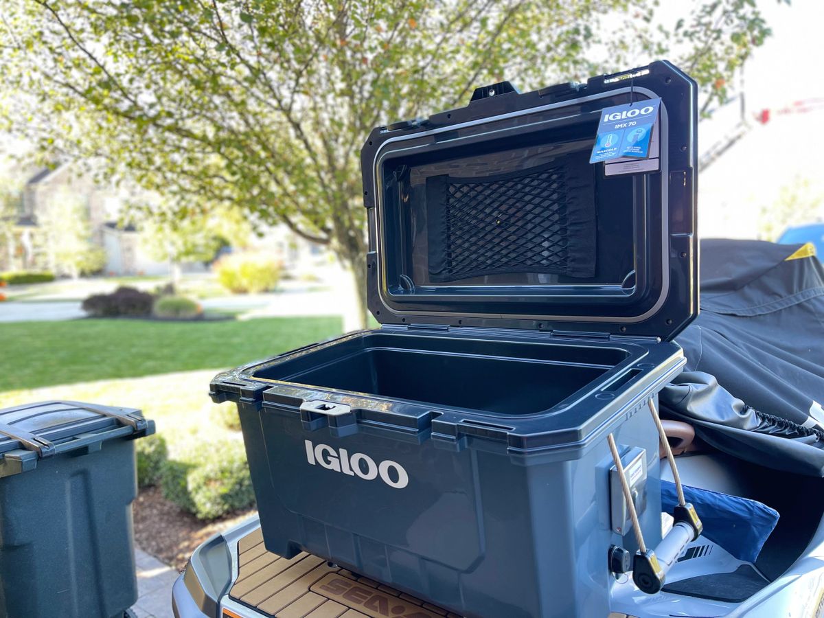 IGLOO IMX 70 Quart premium Grade Cooler With GEN2 Slide-N-Lock LinQ Mount.
