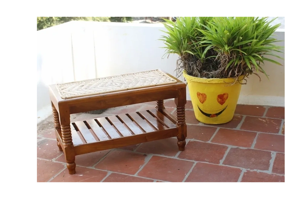 WICKER KNITTED WOODEN FOOT REST