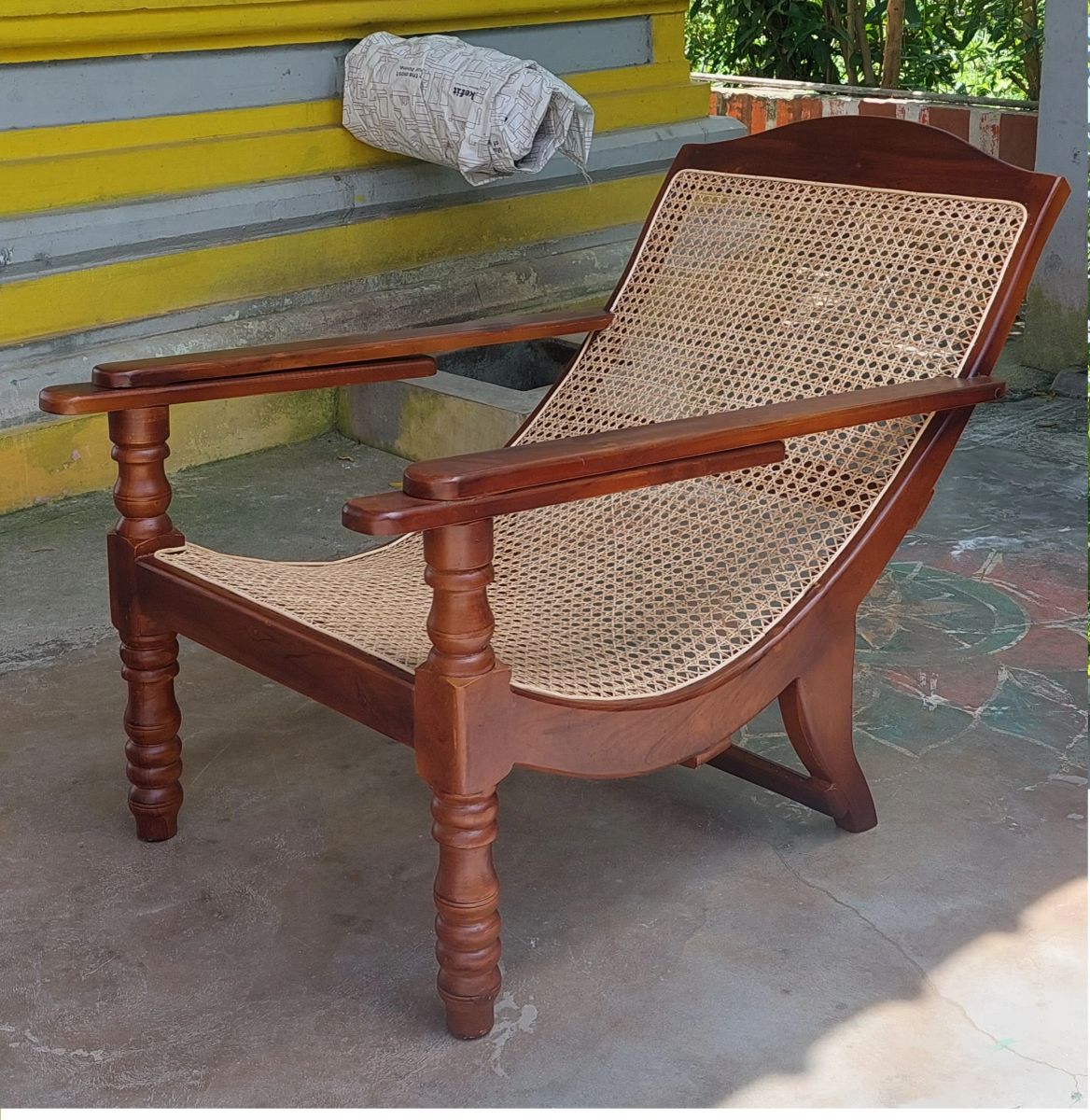 EASY CHAIR with kannu pinnal
