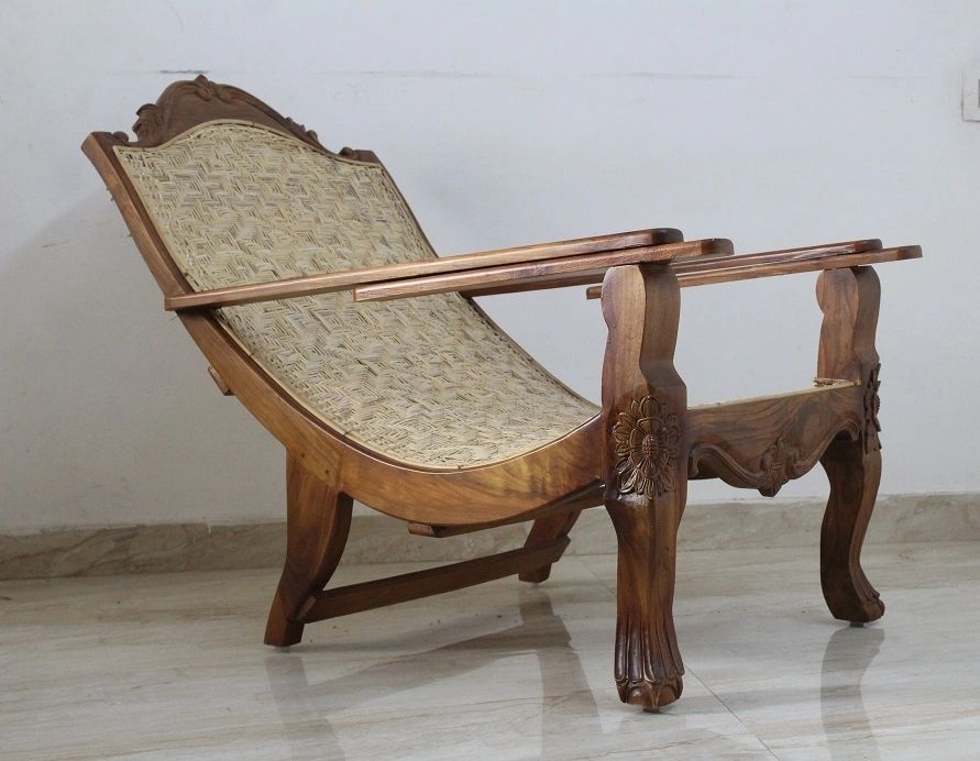 Eagle leg easy chair