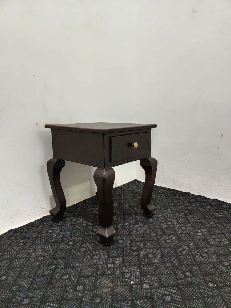Bed side table-Animal Leg