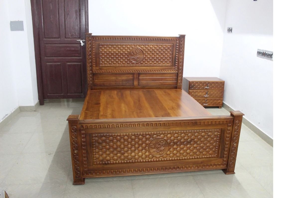 STORAGE COT & SIDE TABLE