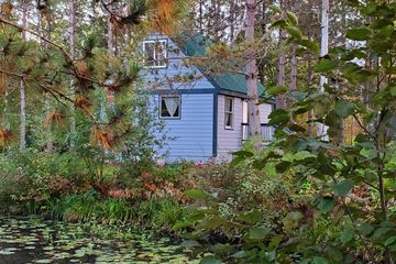 Cabins | Bullfrog Resort