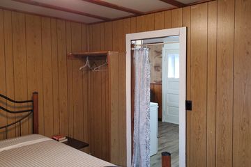 Cabins | Bullfrog Resort