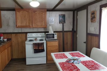 Cabins | Bullfrog Resort