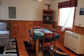 Cabins | Bullfrog Resort