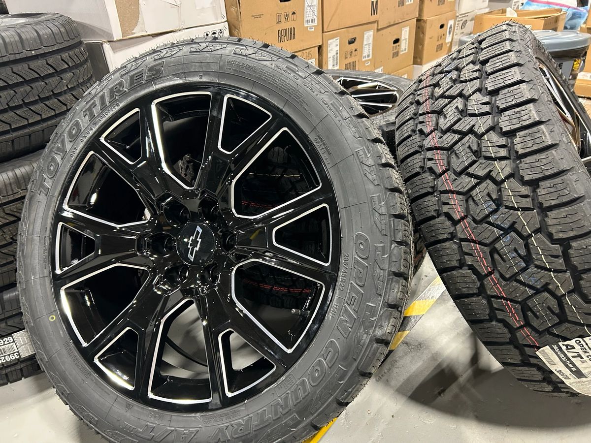 New R199M 2024 GMC Denali rims & Toyo Open Country AT3 tires