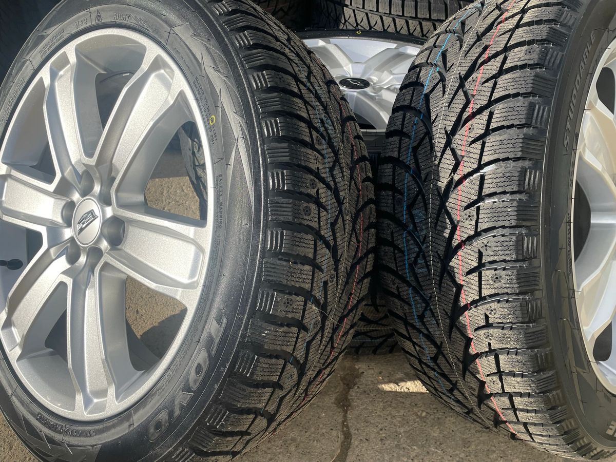 20" GMC Acadia 2017-2023 Toyo winter tires rims