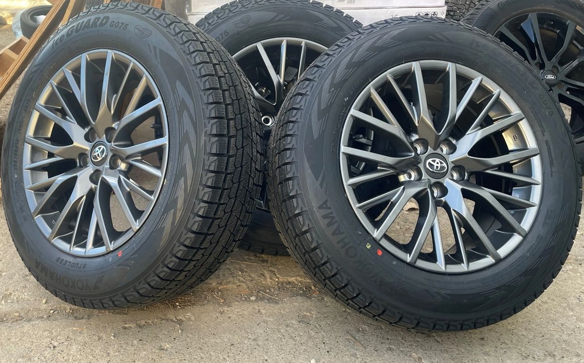2023 Toyota Highlander rims and Toyo Winter Tires