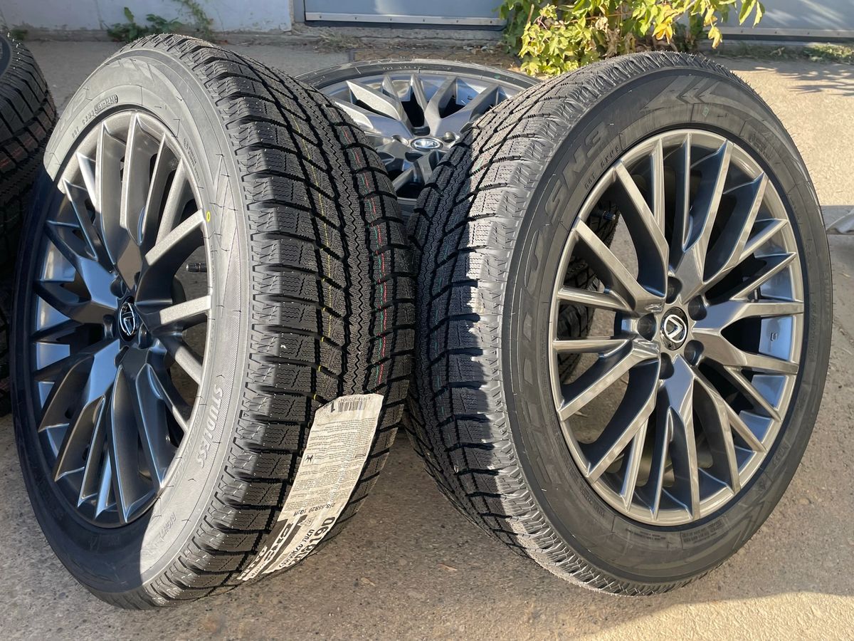 2015-2023 Toyota Lexus RX350 Nitto winter tires rims