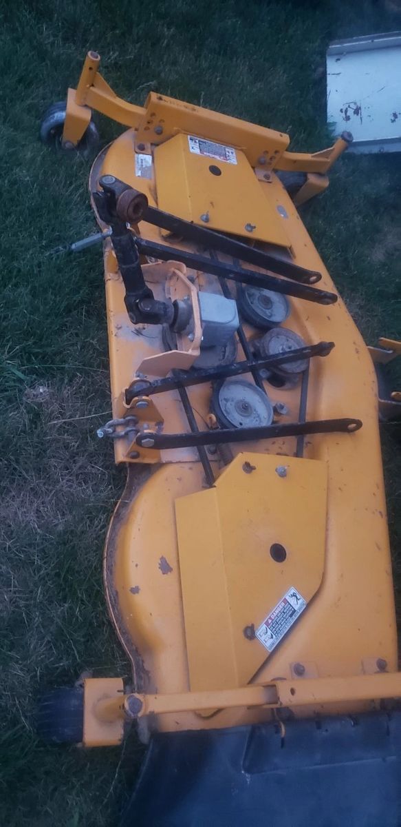 Cub Cadet Compact Tractor 7252 Deck 72 IN