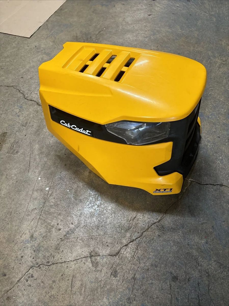 CUB CADET XT1 HOOD USED