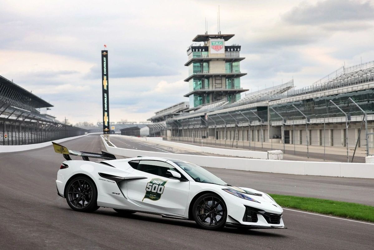 Unveiling the 2025 Chevrolet Corvette ZR1 Pace Car