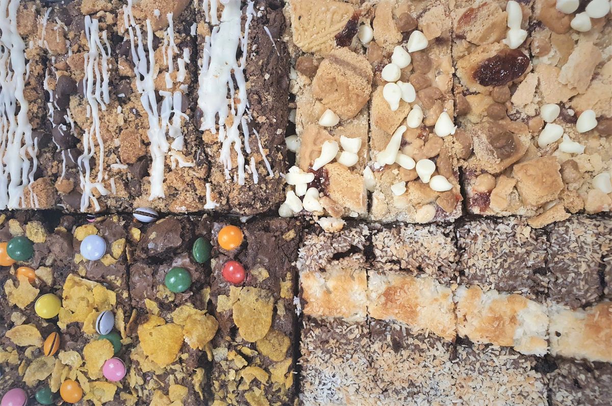 ULTIMATE BROWNIES BY POST - CLASSIC COMBO (x16) Price includes next day ...