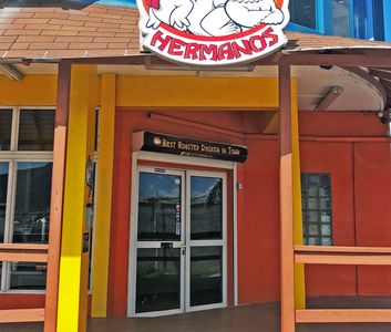 www.polloshermanossxm.com - Chicken, Rotisserie