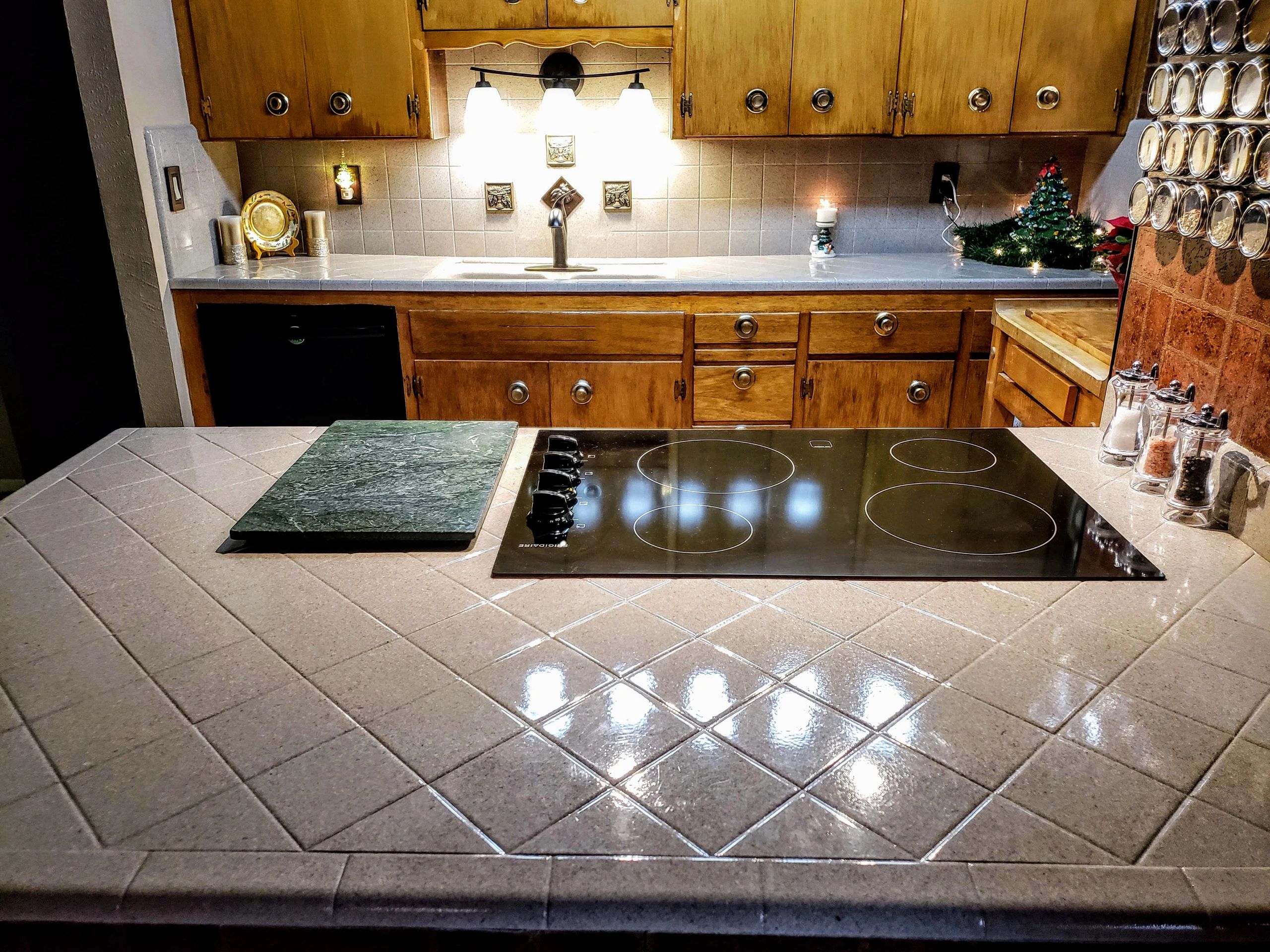 Adams Fiberglass and Porcelain