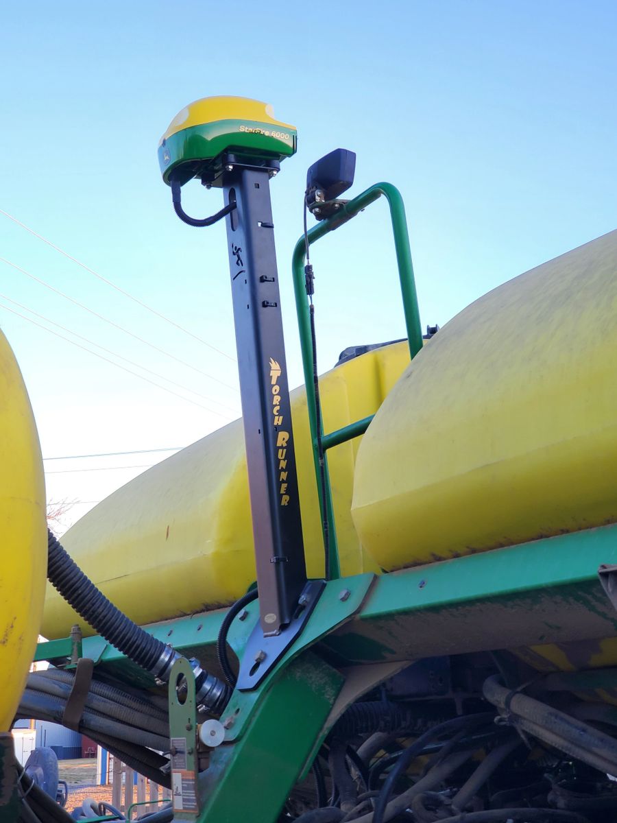 DWE-446TR *Torch-Runner* Receiver Mast for JD CCS Drawn Planters w/o ...