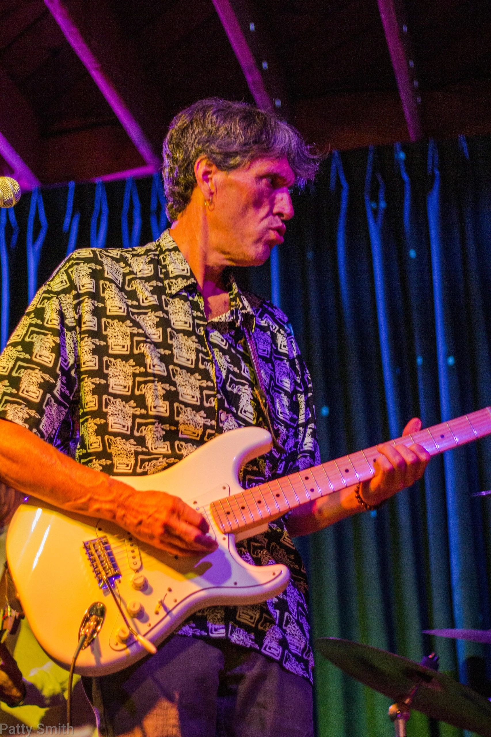 Experience the Best Live Music Performances