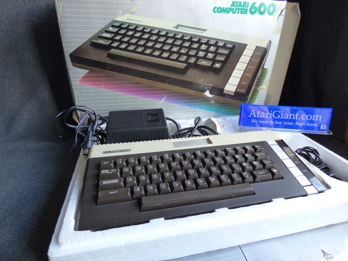 Atari 600XL computer