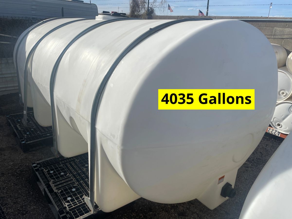 Norwesco 4035 Gallon Elliptical Leg Water Hauling Tank (Pick Up Only)*