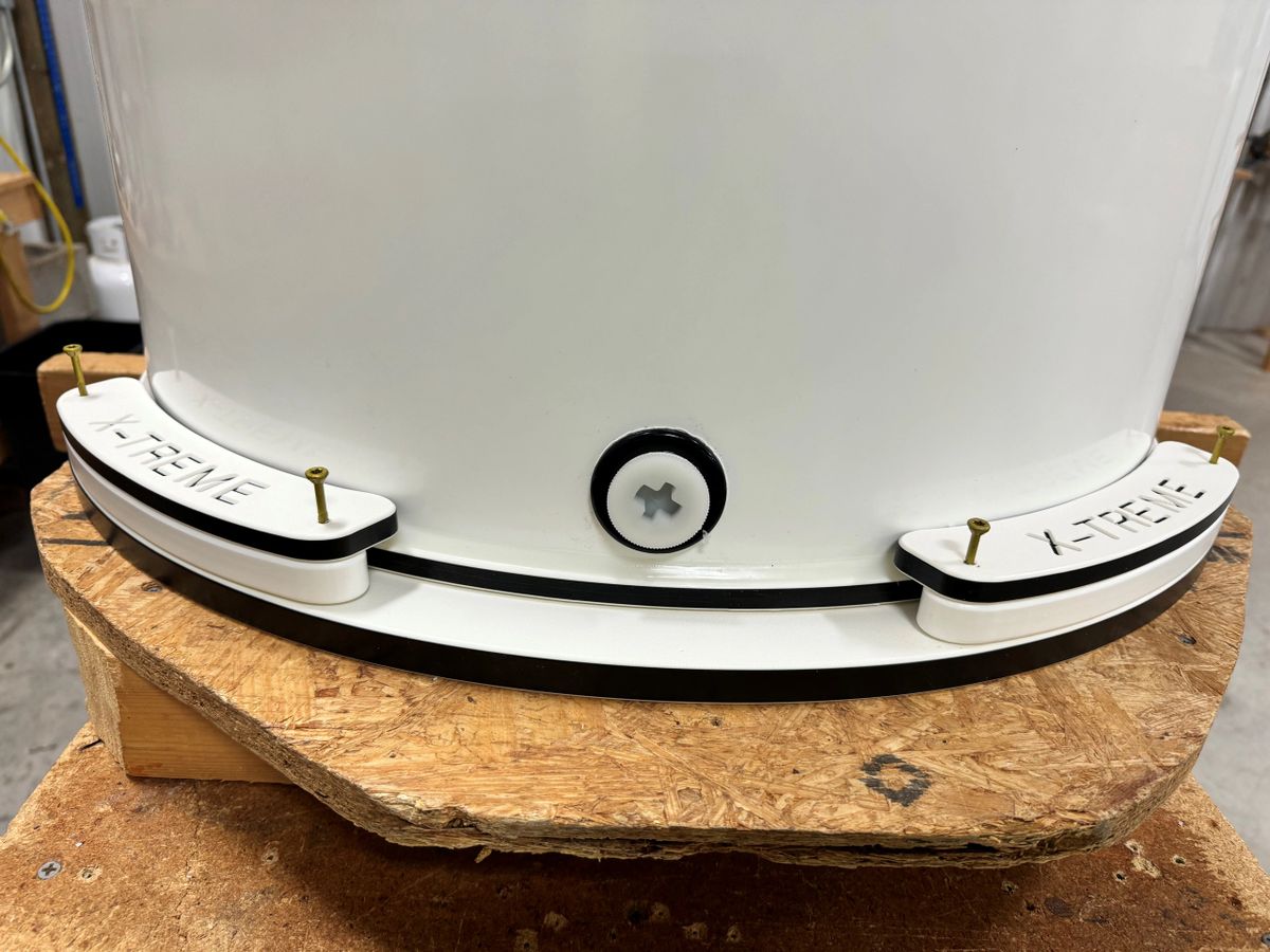 X-Treme Bait Tank Base plate with industrial tank stays