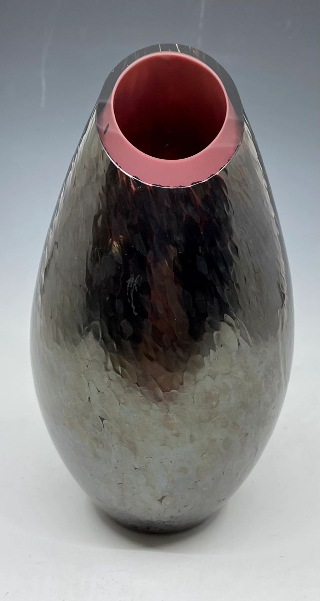 FROSTED BLACK DIAG CUT /MAUVE GLASS VASE