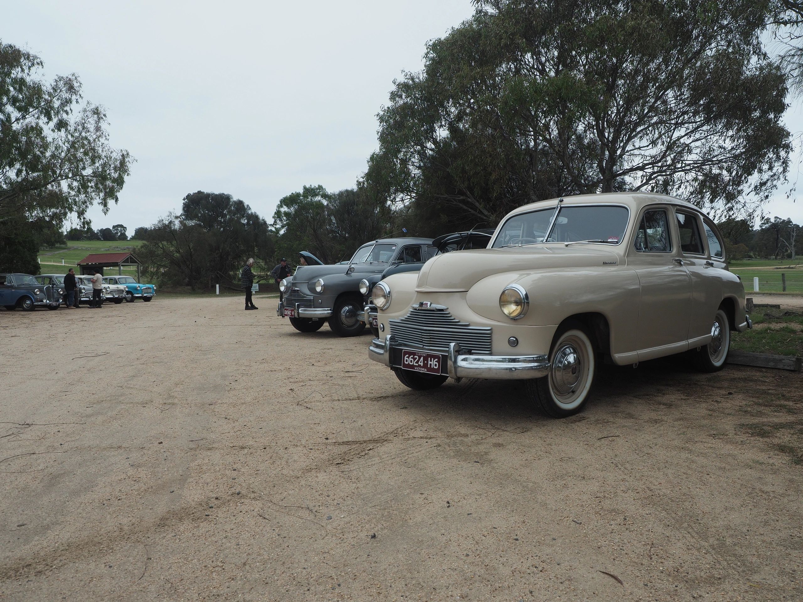 Club Standard & Triumphs Of Victoria Inc - Standard, Vanguard