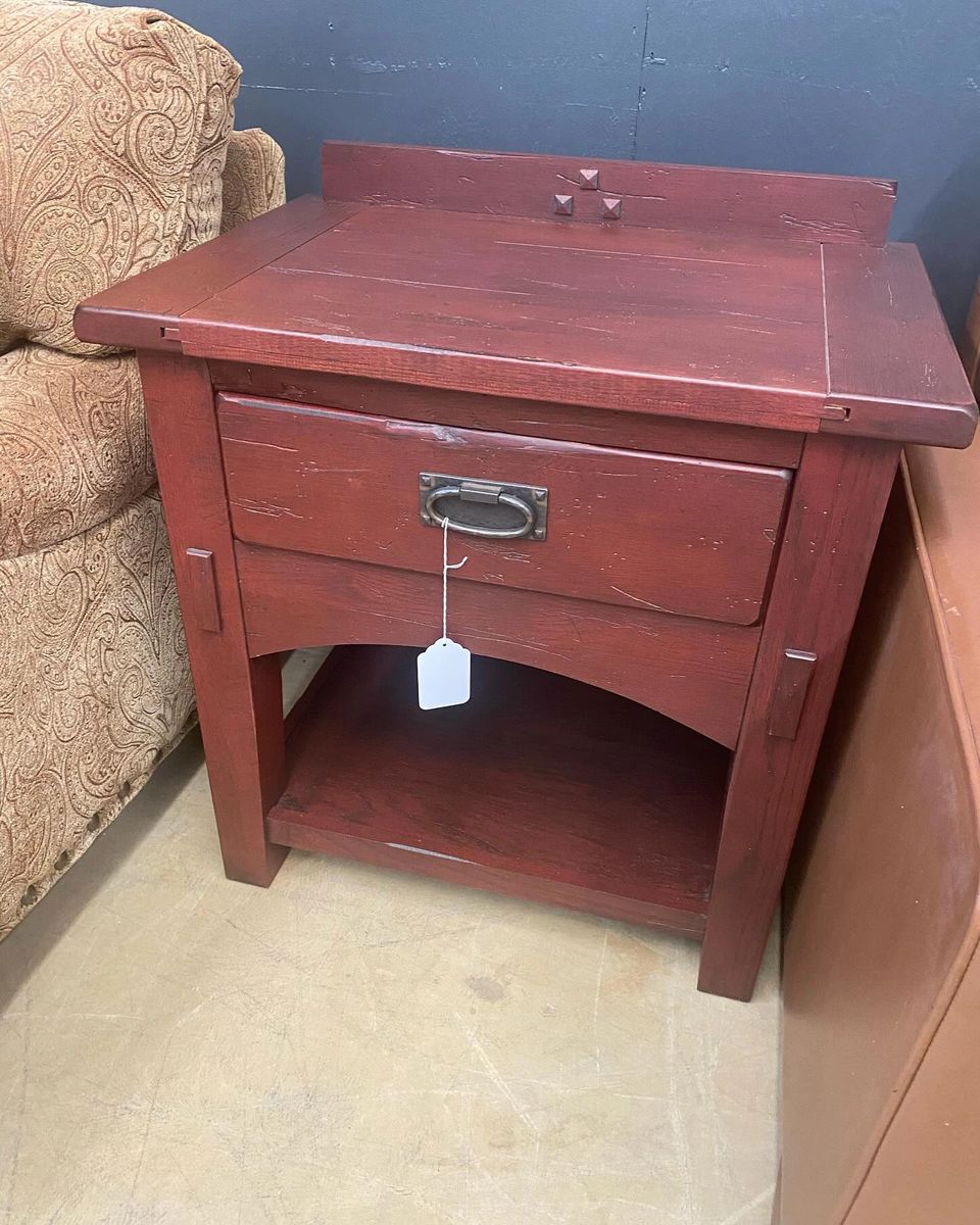 Broyhill Attic Heirlooms End Table