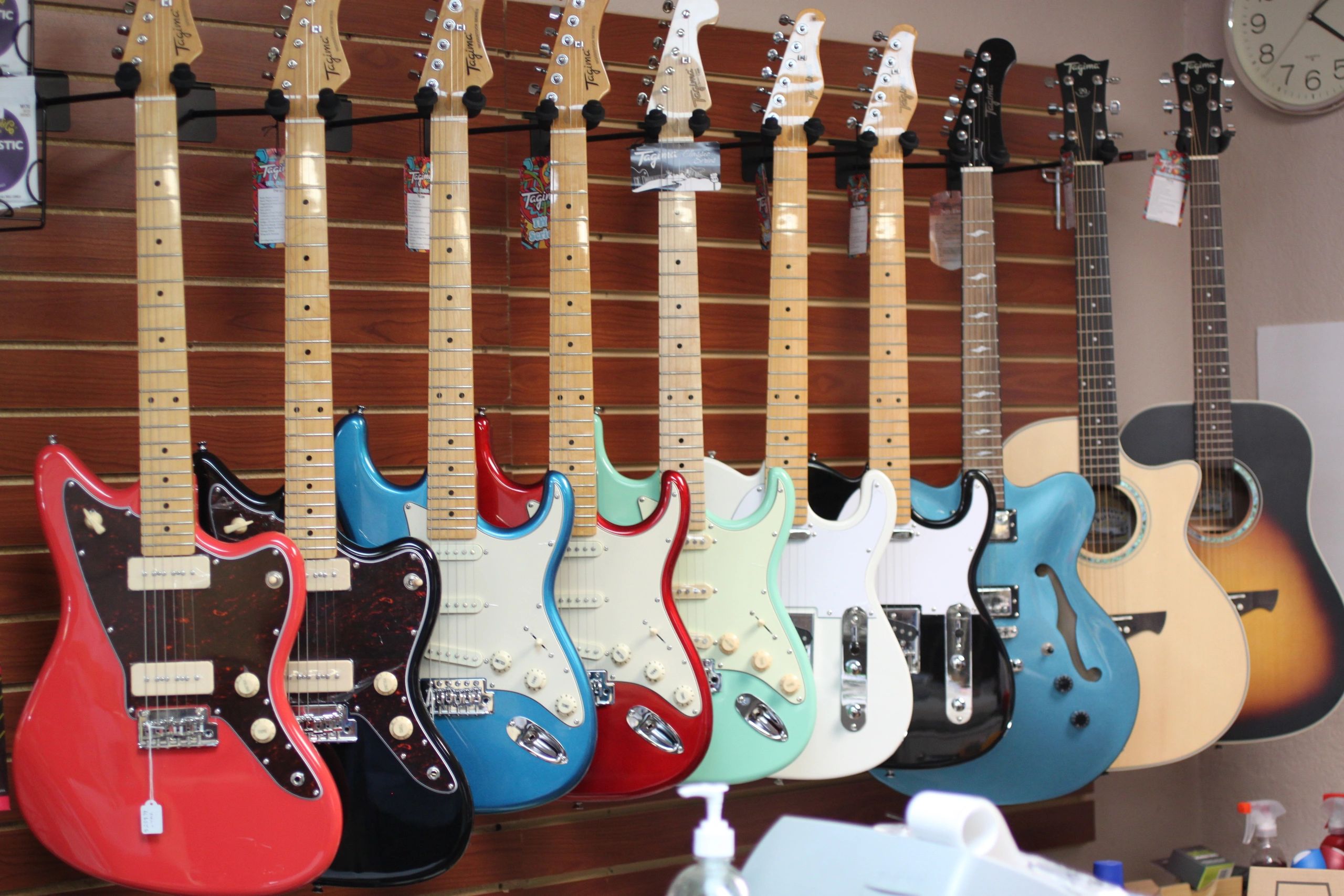 River City Music LLC - Musical Instruments, Lessons