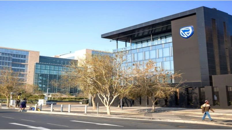 STANDARD BANK'S TOP EXECUTIVES' EARNINGS & BONUSES