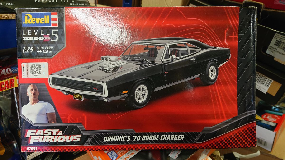 Revell 07693 fast and furious doms 70 charger model kit