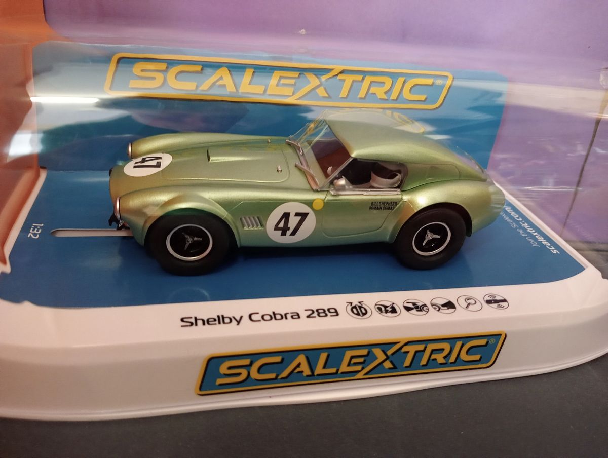 Scalextric C4338 Shelby Cobra
