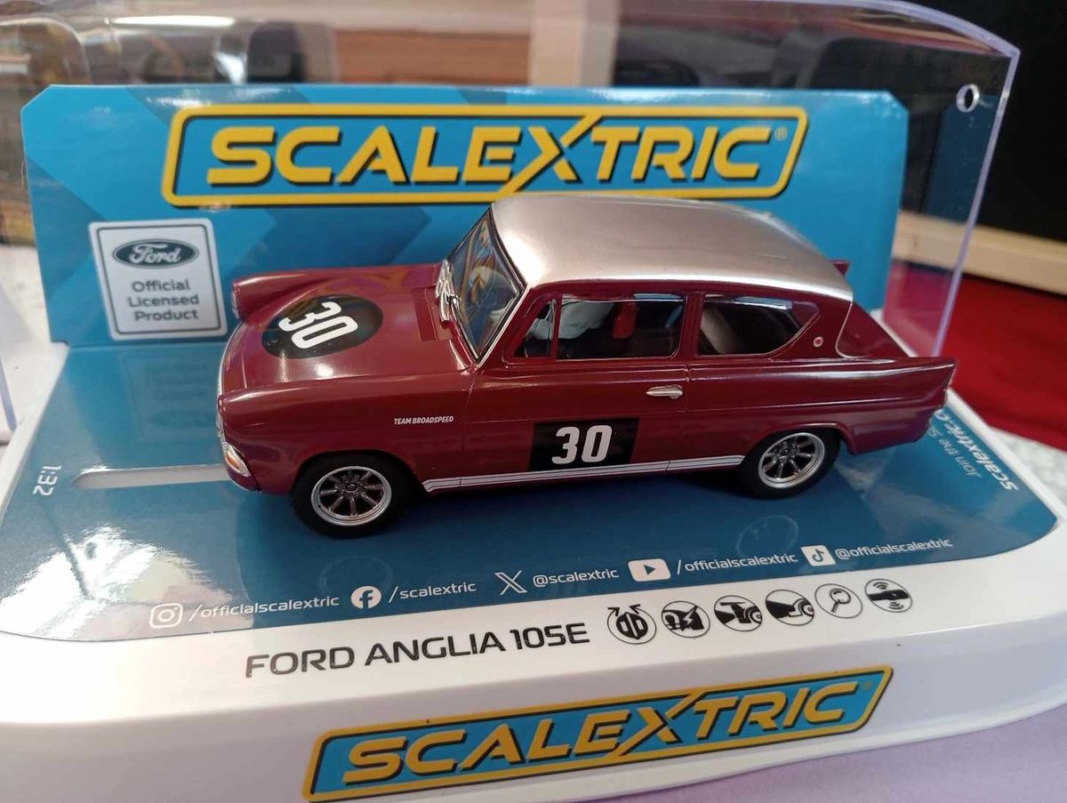 Scalextric C4546 Ford Anglia 105E - Broadspeed