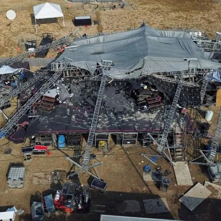 Stage Collapse - Nine dead at Mexican political rally