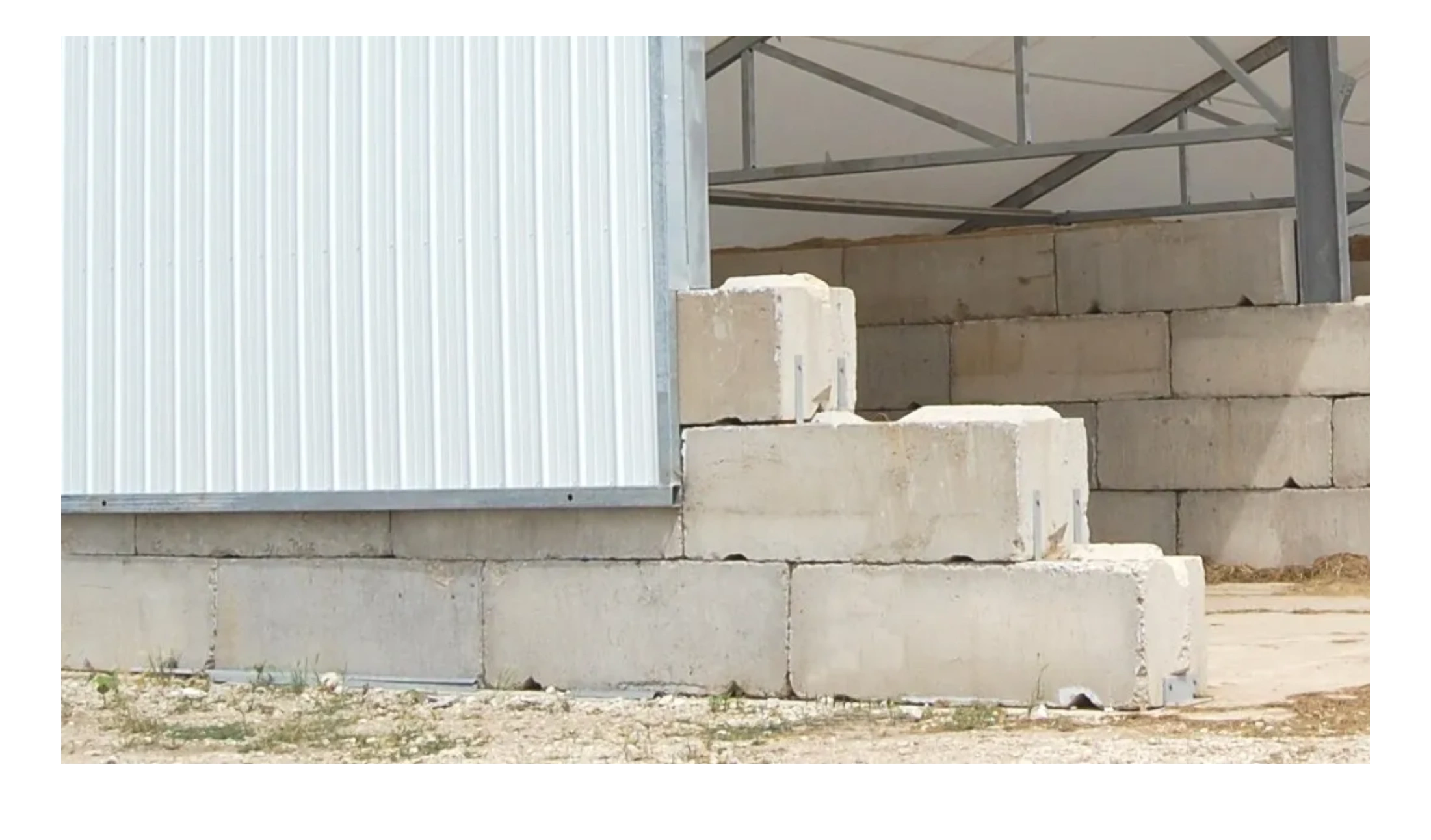 Steel Structure Anchoring - Concrete Ballasts