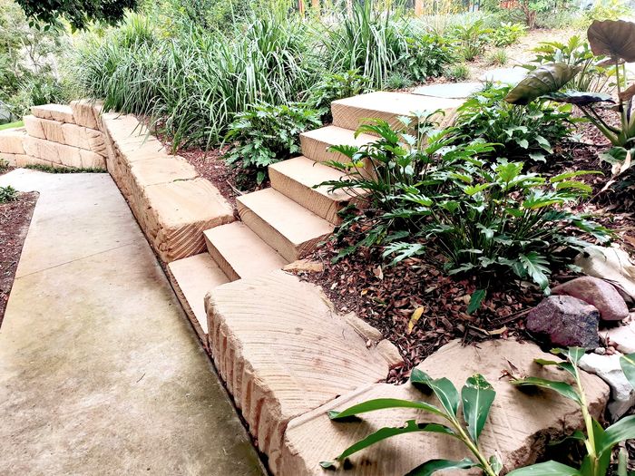 Sandstone & Boulder Rock Retaining Walls| Rocksmith Construction