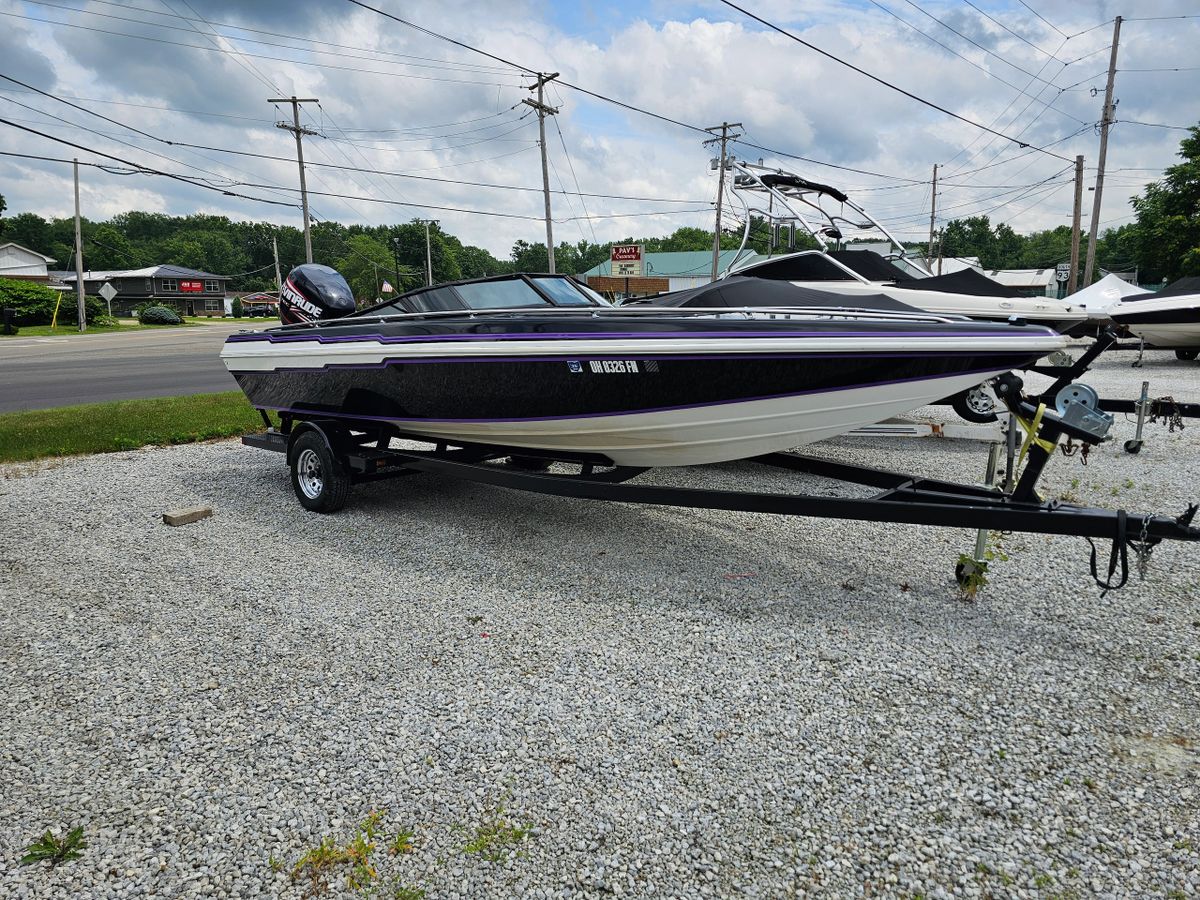 1993 CHECKMATE WITH 2005 225HP.EVINRUDE