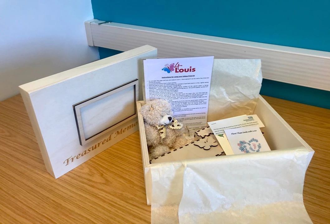 4louis - COVID-19 Memory Boxes