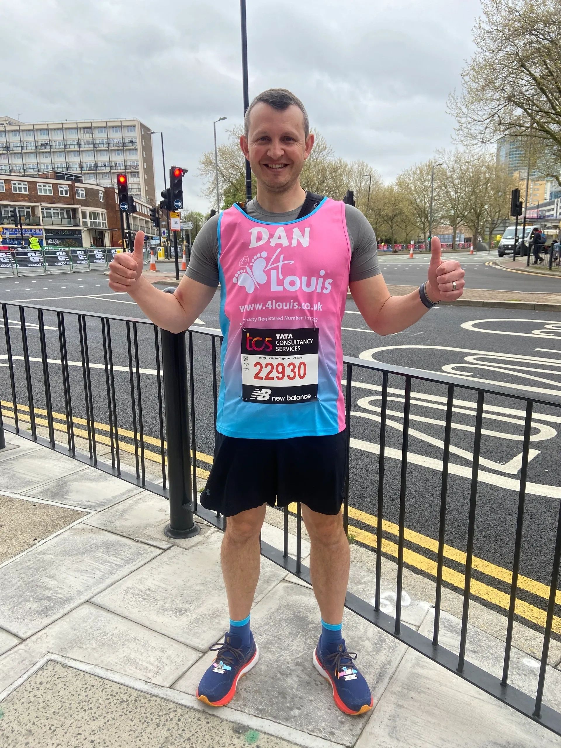 Father Honors Stillborn Daughter by In London Marathon
